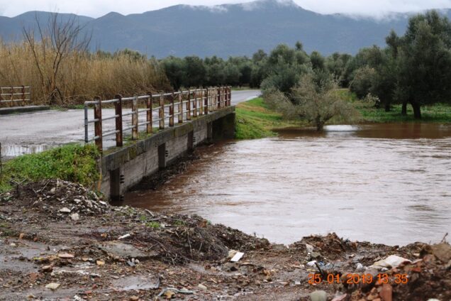 Μηνύσεις πολίτη κατά… πάντων για ρύπανση στη δυτική παραλία Καλαμάτας ...