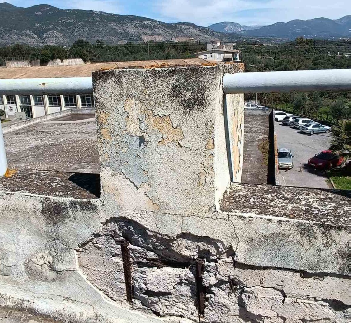 Εικόνες εγκατάλειψης .... στο κτήριο της ΔΥΠΑ στο Ασπρόχωμα - BEST TV ...