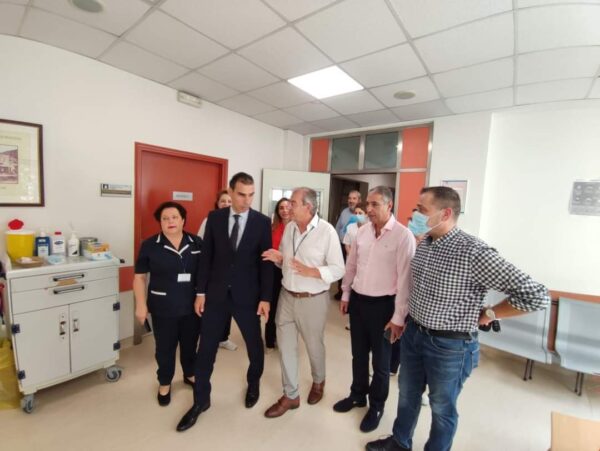 Στο Νοσοκομείο της Κυπαρισσίας ο υφυπουργός Υγείας Μάριος Θεμιστοκλέους ...