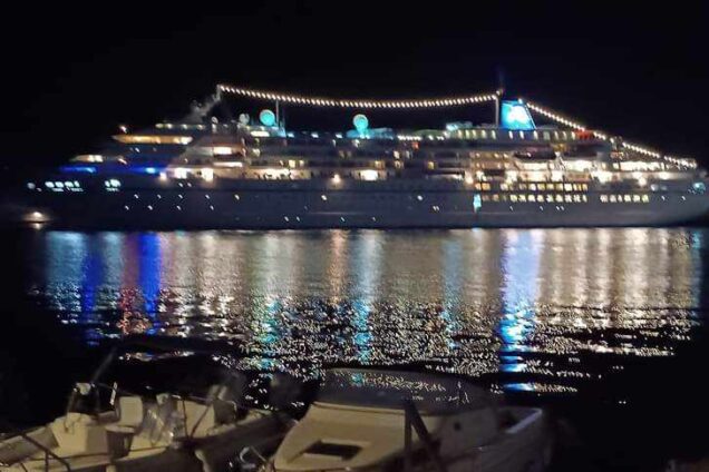 Με 469 επιβάτες κατέπλευσε στο λιμάνι της Καλαμάτας το κρουαζιερόπλοιο ...
