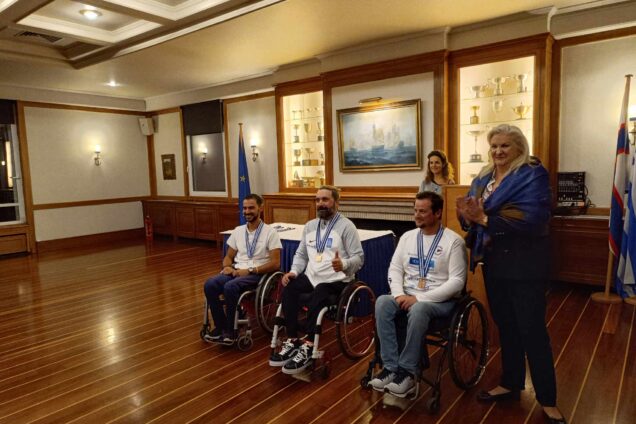 Στο βάθρο των νικητών οι ιστιοπλόοι του Ναυτικού Ομίλου Καλαμάτας «Ο ...