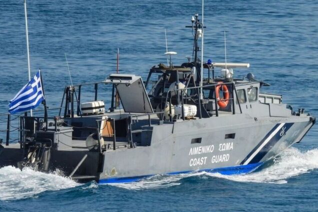 Στο λιμάνι της Καλαμάτας μεταφέρονται 81 διασωθέντες μετανάστες - BEST ...
