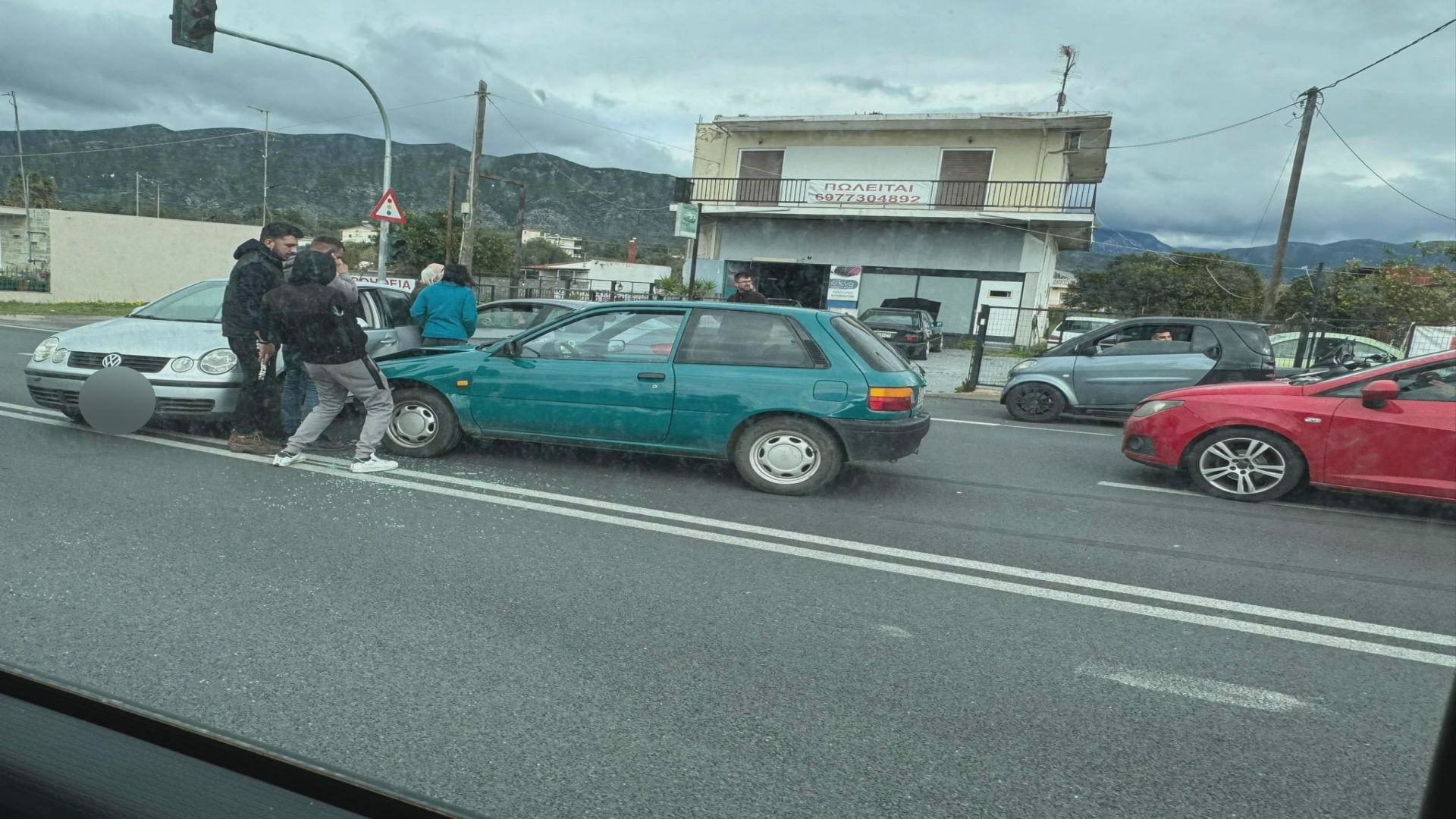 Καλαμάτα: Σύγκρουση οχημάτων στο ύψος του ΟΑΕΔ (pic's) - BEST TV Καλαμάτα