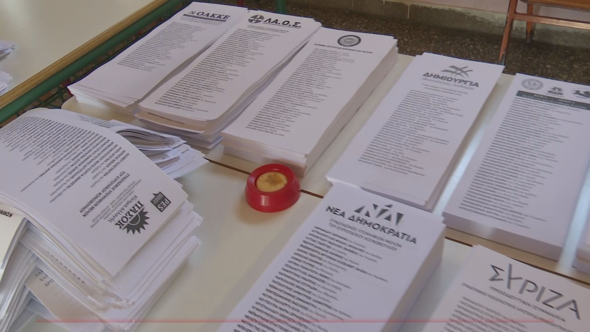 Οι κάλπες έστειλαν... κίτρινες κάρτες, η αποχή κέρδισε (video) - BEST ...